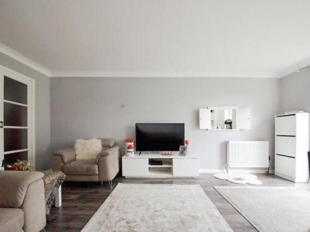 2 Bedroom Flat For Sale In New Barnet, Barnet