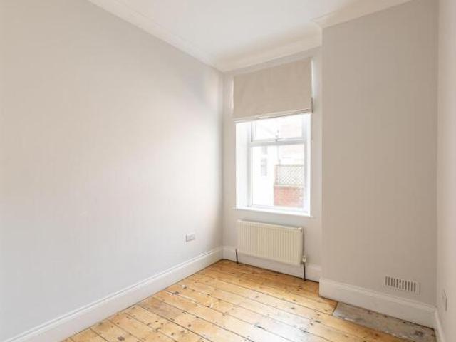 2 bedroom flat for sale in Newlands Road, High West Jesmond, Newcastle upon Tyne, NE2