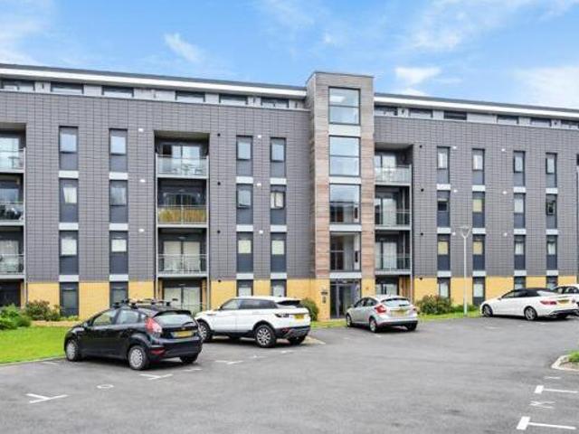 2 Bedroom Flat For Sale In Newsom Place, St Albans