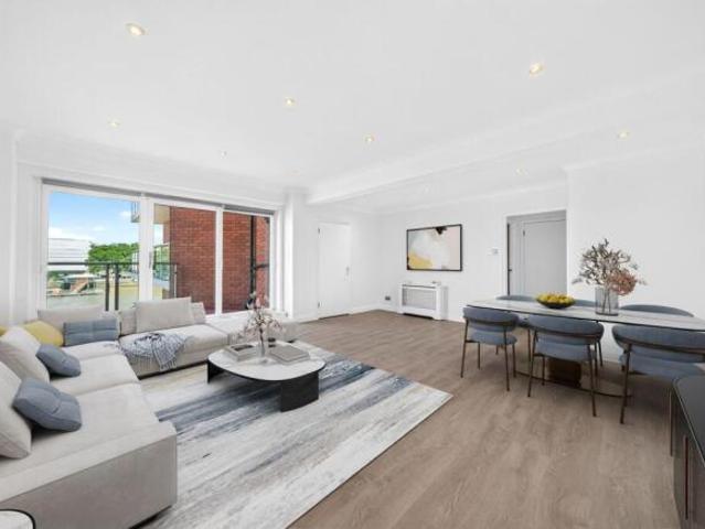 2 bedroom flat for sale in Nine Elms Lane, Elm Quay Court, SW8