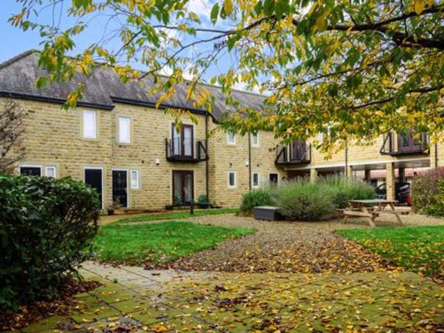 2 Bedroom Flat For Sale In North Yorkshire, Uk