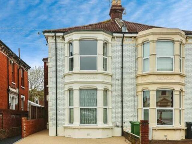 2 Bedroom Flat For Sale In North End, Portsmouth