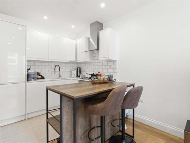 2 bedroom flat for sale in North End Road, London, SW6