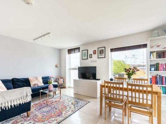 2 Bedroom Flat For Sale In North Kensington, London