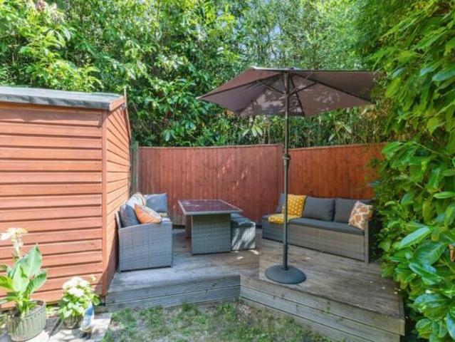 2 bedroom flat for sale in North Road, Poole, Dorset, BH14