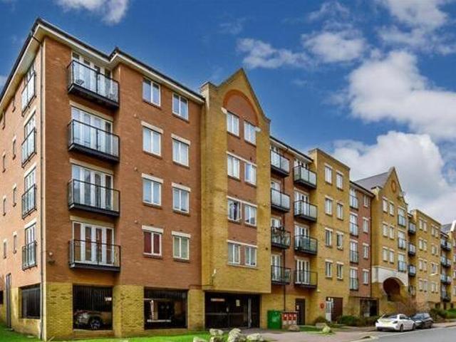 2 Bedroom Flat For Sale In Northfleet, Gravesend