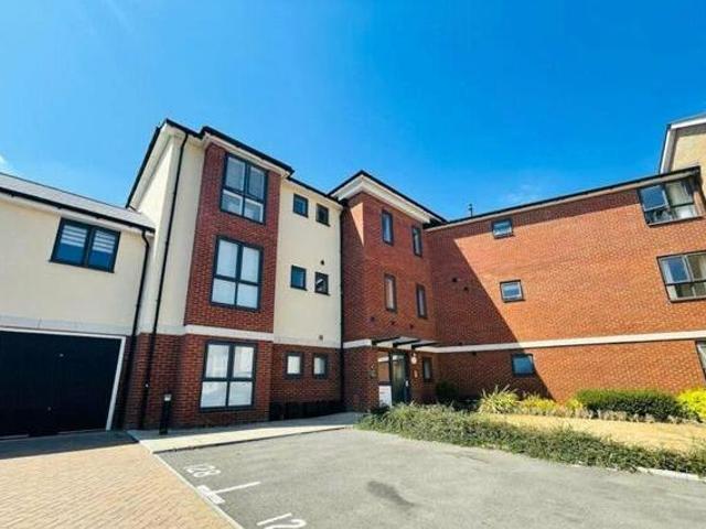 2 Bedroom Flat For Sale In Northfleet, Kent