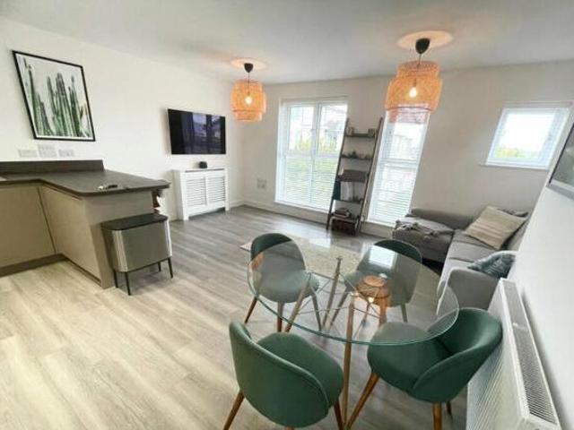 2 Bedroom Flat For Sale In Northfleet, Kent