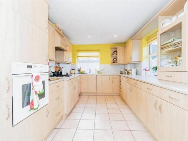 2 bedroom flat for sale in Northlands Road, Banister Park, Southampton, Hampshire, SO15