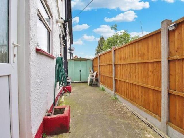 2 bedroom flat for sale in Northumberland Gardens, Isleworth, TW7