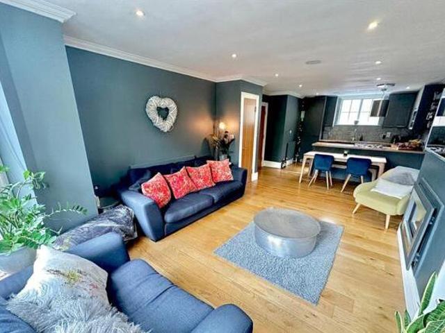 2 Bedroom Flat For Sale In Northwood