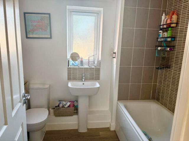 2 bedroom flat for sale in Nuffield Way, Basingstoke, Hampshire, RG24