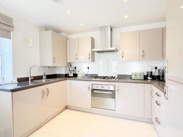 2 bedroom flat for sale in Oak Leaze, Patchway, Bristol, BS34 5FN, BS34