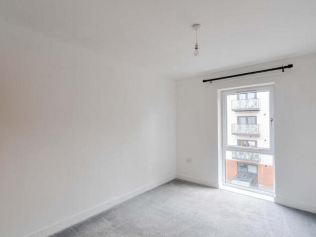 2 bedroom flat for sale in Oakhill Drive, Bedminster, Bristol, BS3