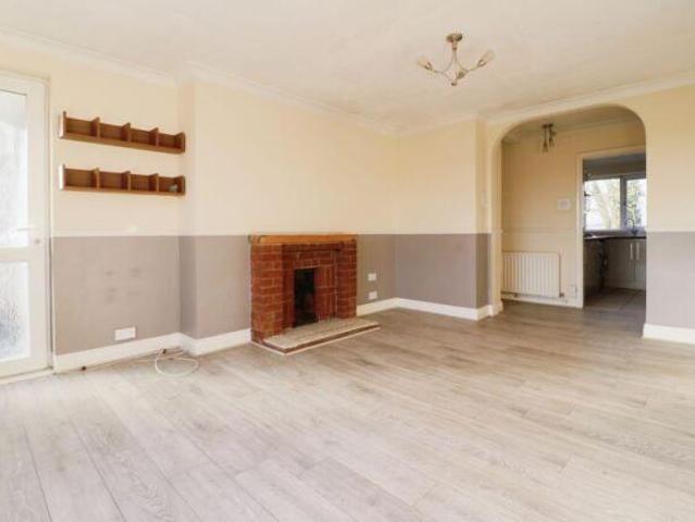 2 bedroom flat for sale in Off Langley Road VACANT, SL3