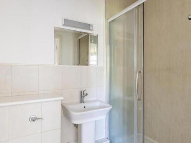 2 bedroom flat for sale in Old Dover Road, Canterbury, CT1