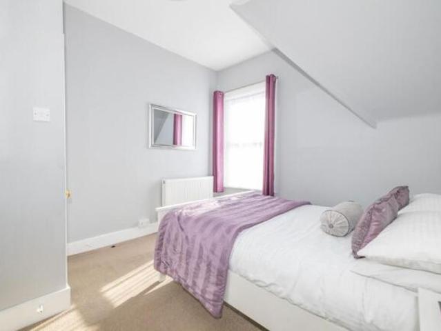 2 bedroom flat for sale in Old Dover Road, Canterbury, Kent, CT1