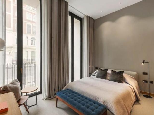 2 bedroom flat for sale in One Kensington Gardens, Kensington Road, Kensington, London, W8