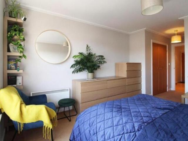 2 bedroom flat for sale in Oslo House, Judkin Court, Century Wharf, Cardiff, CF10