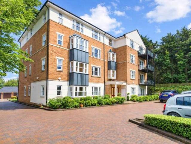 2 bedroom flat for sale in Ormonde Court, Parson Street, NW4