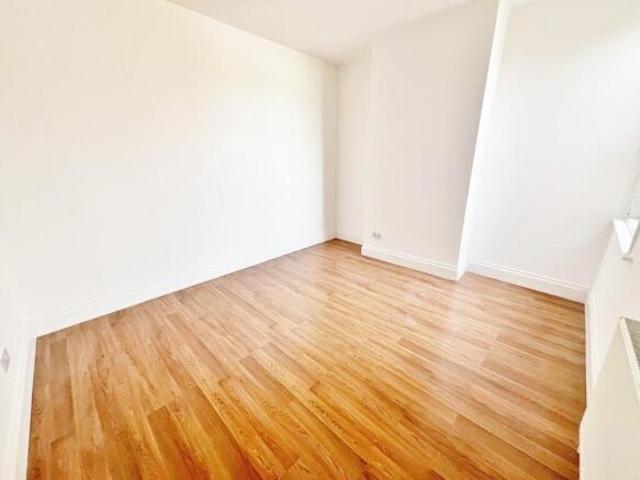 2 bedroom flat for sale in Oriel Road, North End, PO2