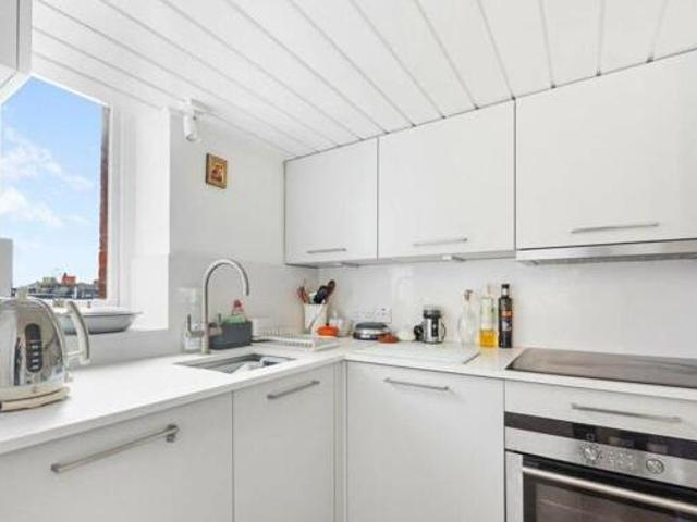 2 Bedroom Flat For Sale In Oval, London