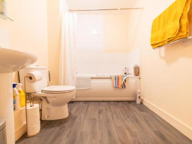 2 bedroom flat for sale in Overstone Court, Cardiff Bay, CF10