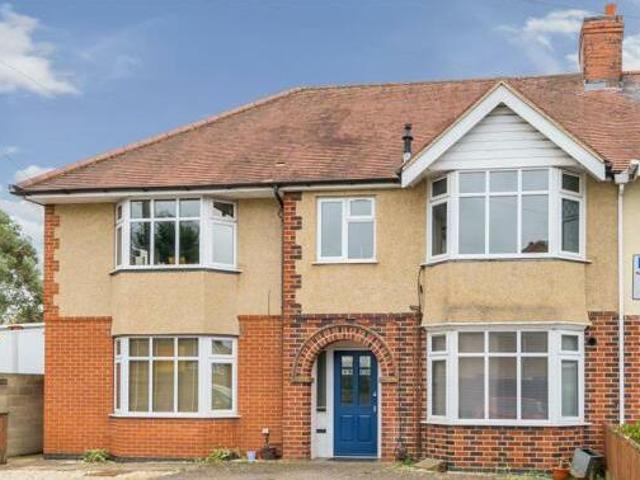 2 Bedroom Flat For Sale In Oxfordshire