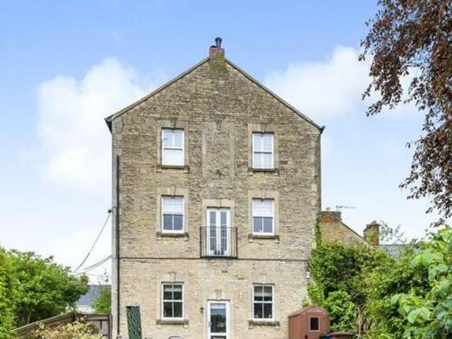 2 Bedroom Flat For Sale In Oxfordshire
