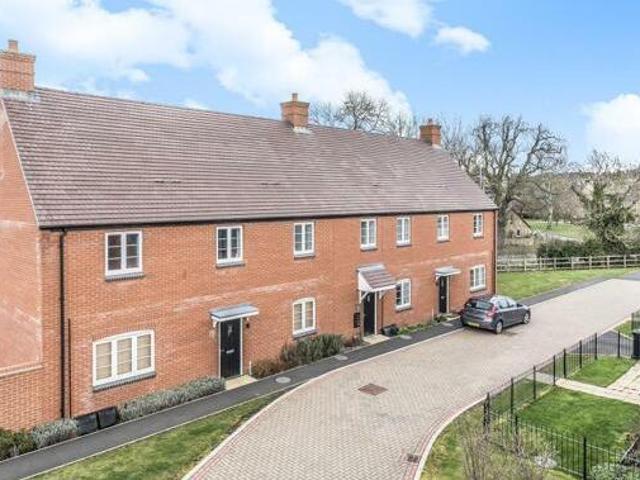 2 Bedroom Flat For Sale In Oxfordshire