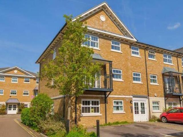 2 Bedroom Flat For Sale In Oxfordshire