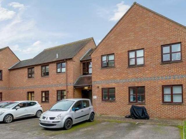 2 Bedroom Flat For Sale In Oxfordshire