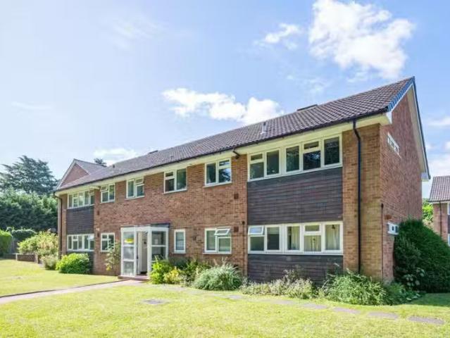 2 bedroom flat for sale in Pampisford Road, South Croydon, CR2