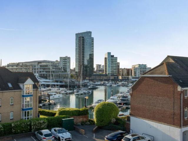 2 bedroom flat for sale in Pacific Close, Ocean Village, SO14