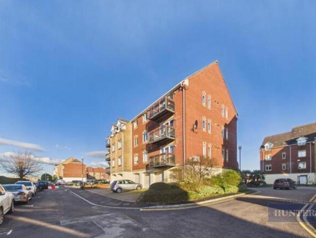 2 bedroom flat for sale in Pacific Close, Southampton, SO14