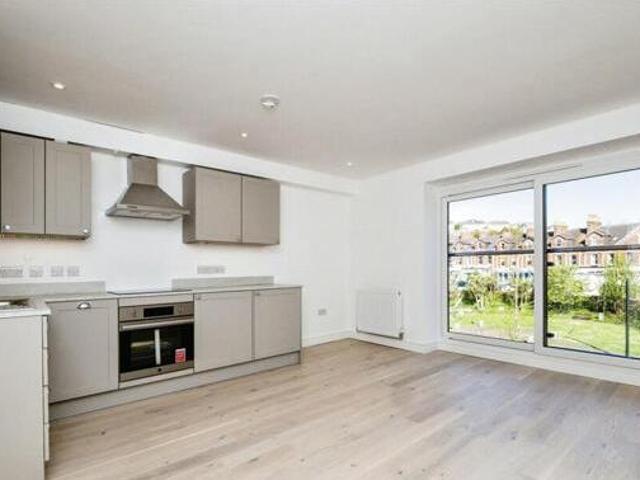2 Bedroom Flat For Sale In Paignton