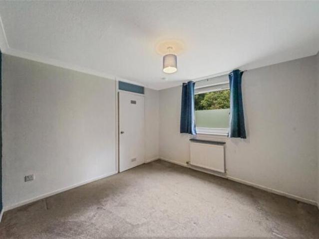 2 bedroom flat for sale in Park Avenue, Milngavie, Glasgow, East Dunbartonshire, G62