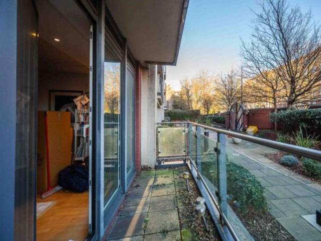 2 bedroom flat for sale in Park Road, Regent's Park, London, NW8