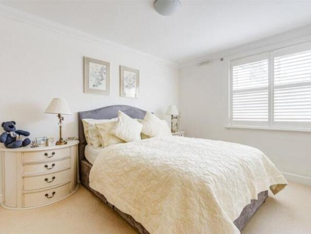 2 bedroom flat for sale in Park Road, Worthing, West Sussex, BN11