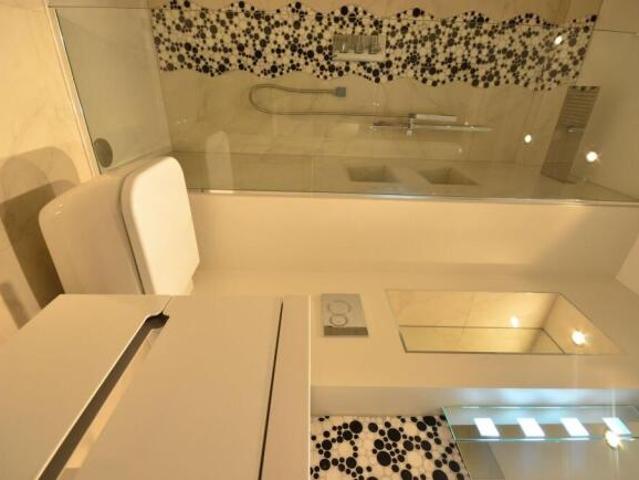 2 bedroom flat for sale in Park West, Hyde Park Estate, London, W2
