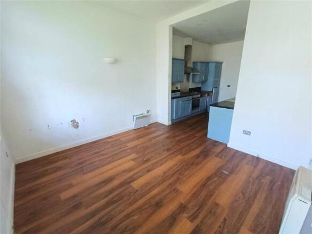 2 bedroom flat for sale in Parkfield Road, Aigburth, Liverpool, Merseyside, L17