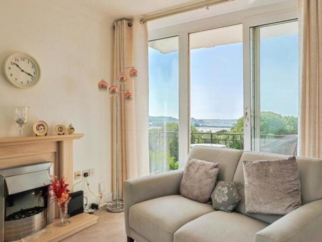 2 bedroom flat for sale in Parkstone Road, POOLE, Dorset, BH15
