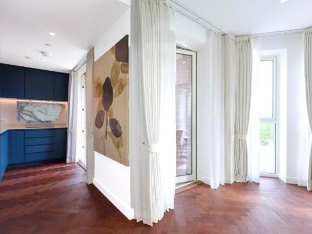 2 bedroom flat for sale in Parkview Avenue, London, NW2