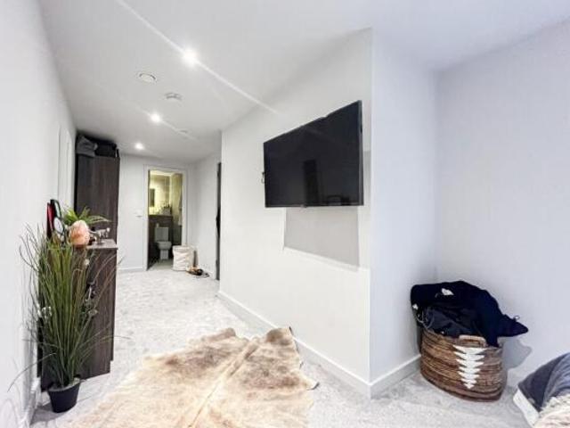 2 bedroom flat for sale in Parliament Street, Liverpool, L8
