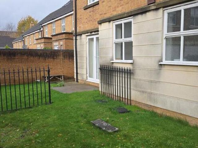 2 bedroom flat for sale in Parnell Road, Stoke Park, Bristol BS16