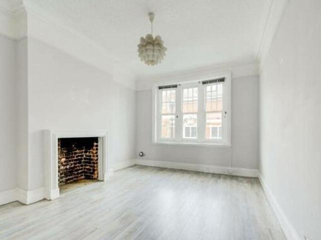 2 Bedroom Flat For Sale In Parsons Green, London