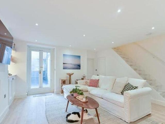 2 Bedroom Flat For Sale In Parsons Green, London