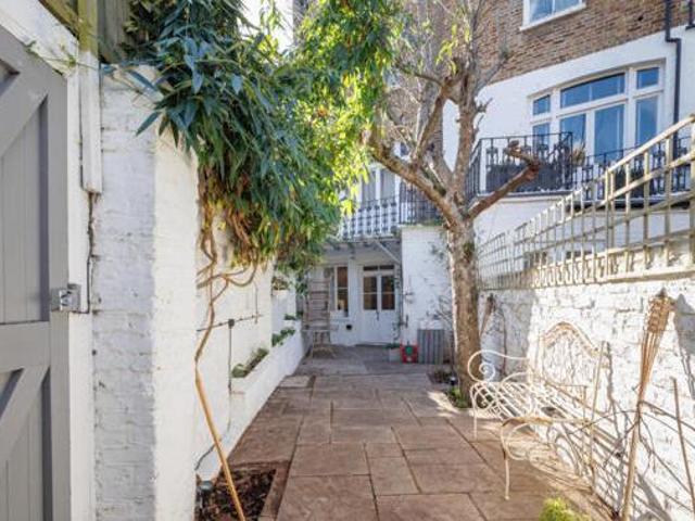 2 Bedroom Flat For Sale In Parsons Green