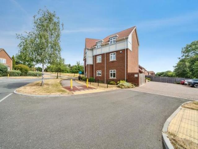 2 bedroom flat for sale in Pascal Drive, Medbourne, Milton Keynes, Buckinghamshire, MK5