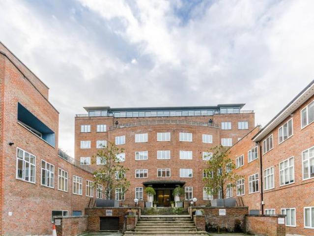 2 Bedroom Flat for Sale in Percy Laurie House